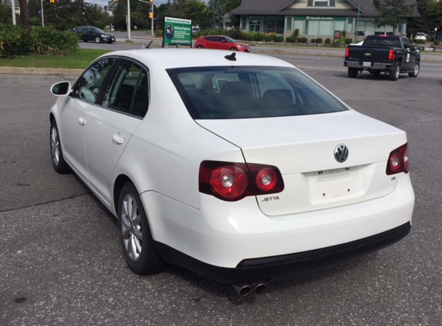 2010 Volkswagen Jetta 2.5 | Avenues Sales & Leasing